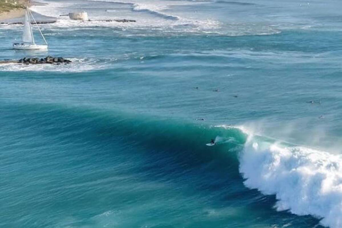 14 Best Surfing Beaches in Florida • Authentic Florida