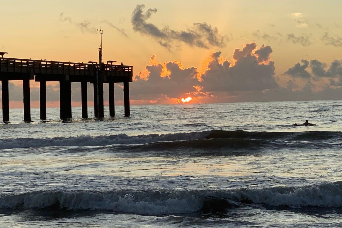 14 Best Surfing Beaches in Florida • Authentic Florida