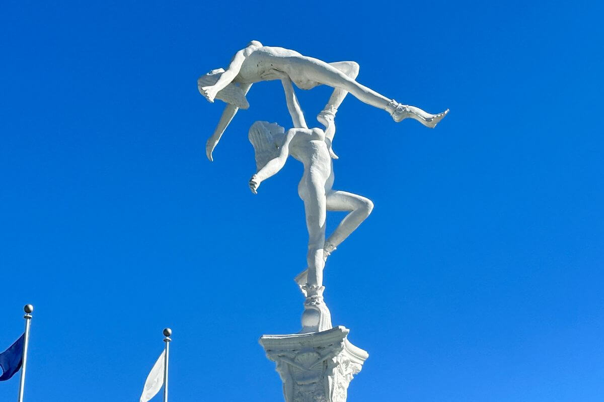6 Magical Places to See Florida Mermaids • Authentic Florida