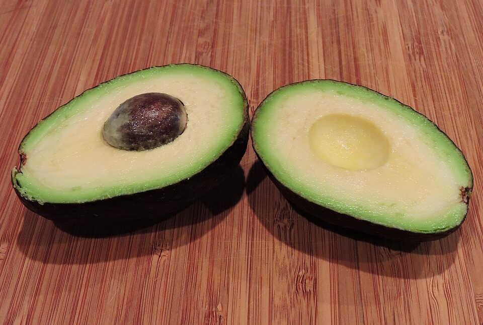 A Trick That Helps Keep Avocados Fresh! • AuthenticFlorida.com