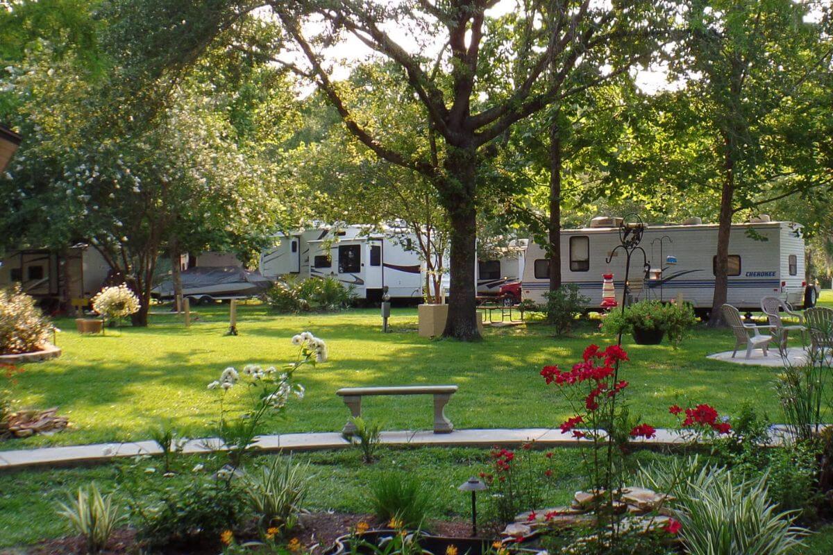 8 Best RV Resorts and Parks in Florida • Authentic Florida