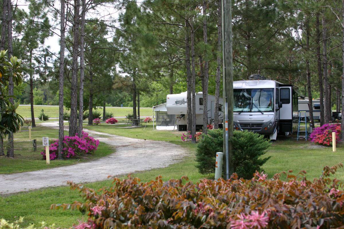 8 Best RV Resorts and Parks in Florida • Authentic Florida