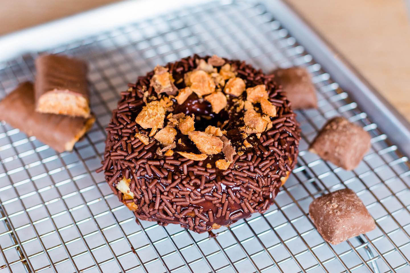 We Love These 12 Best Donut Shops in Florida a "Hole" Lot!