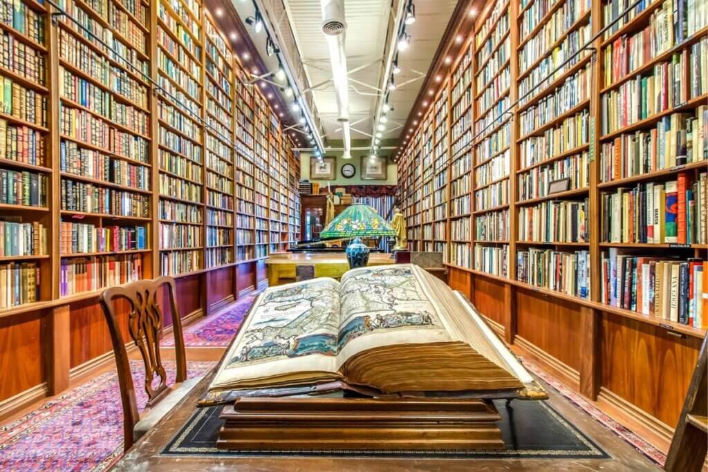 A Road Trip to Florida's Best Independent Bookstores in 2023